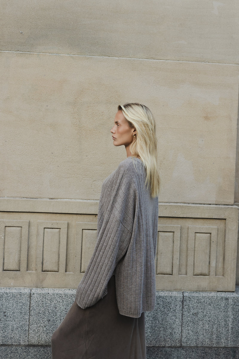Relaxed Jumper – SOPHIE
